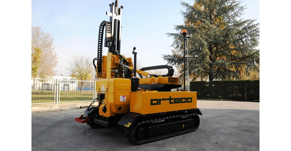 Orteco - Battipali idraulici per infissione pali per guard rails, campi ...