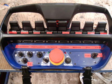 Orteco - Hydraulic pile drivers for safety barriers, solar plants ...